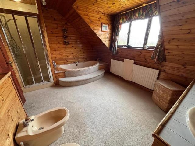4 bed house for sale