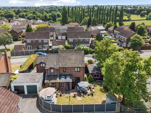 4 bed house for sale