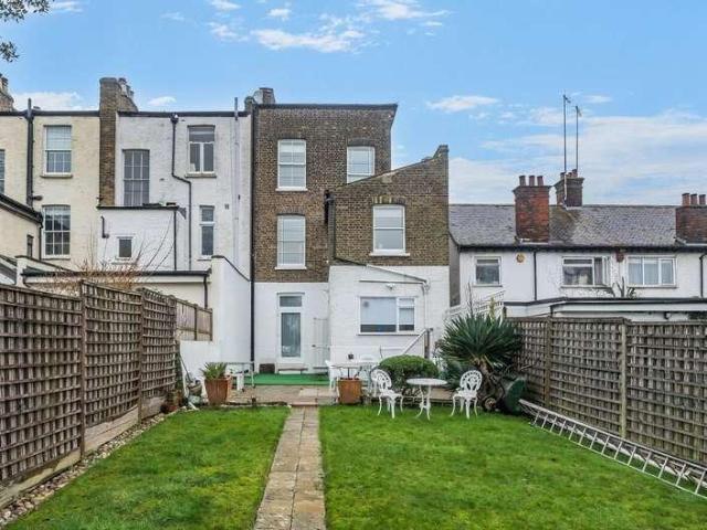 4 bed house for sale