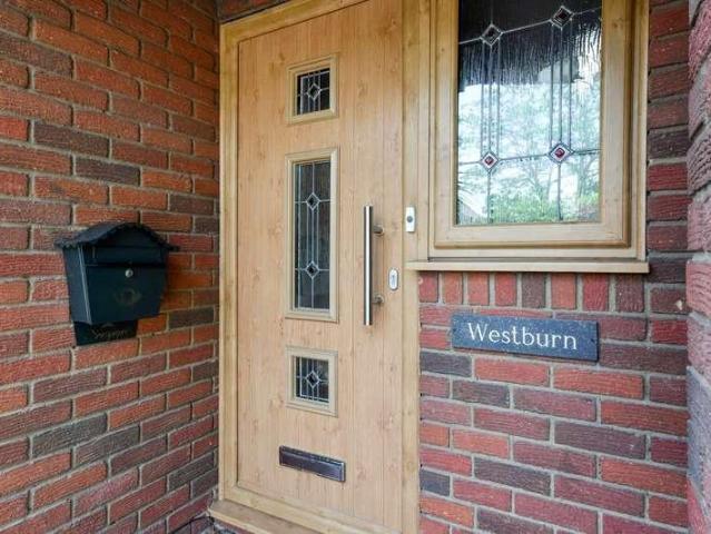 4 bed house for sale