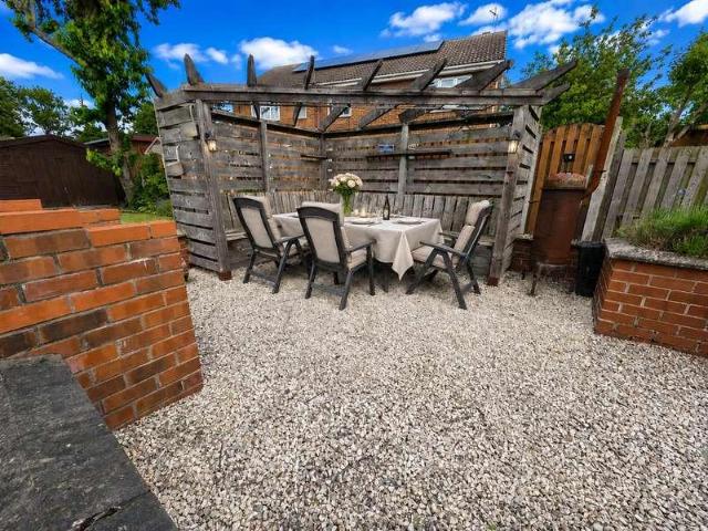4 bed house for sale