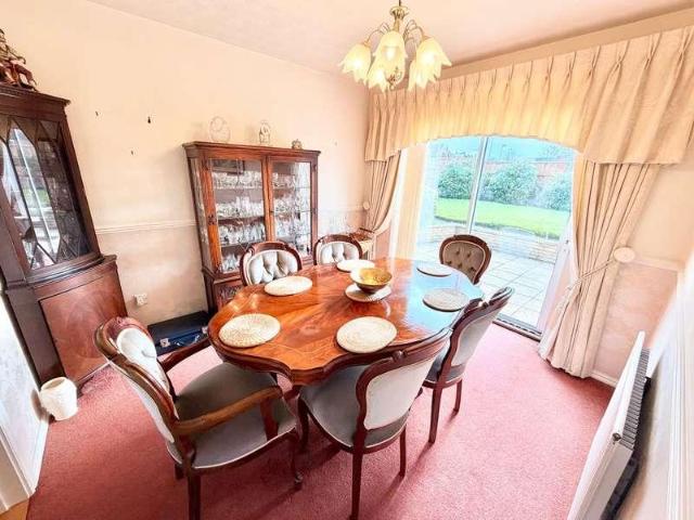 4 bed house for sale