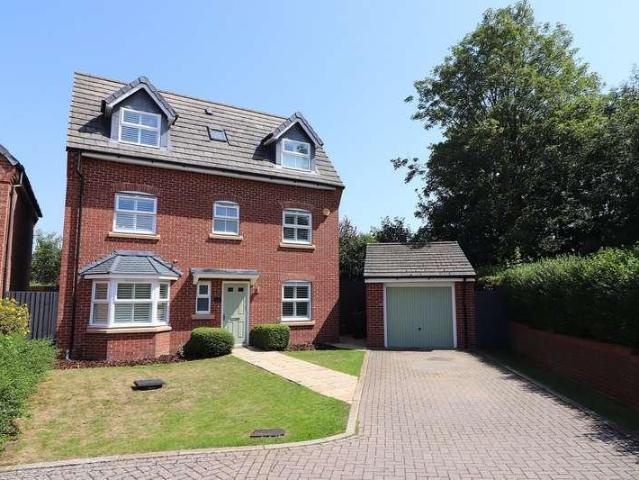 4 bed house for sale