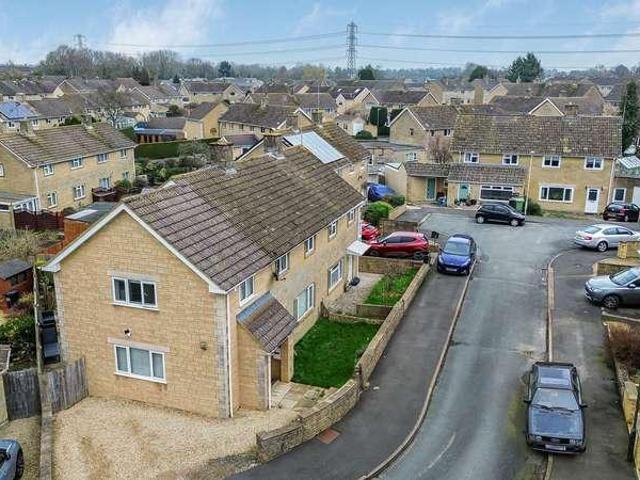 4 bed house for sale