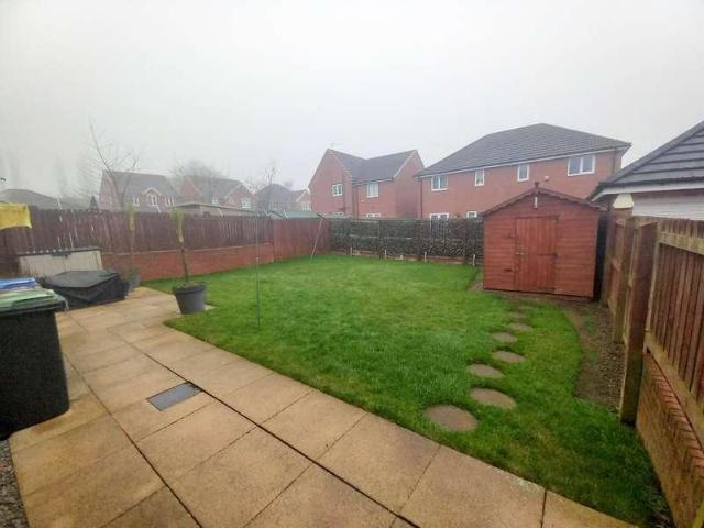 4 bed house for sale