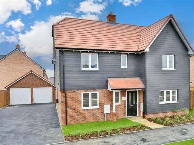 4 bed house for sale
