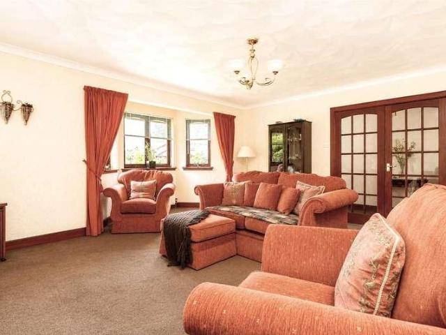 4 bed house for sale