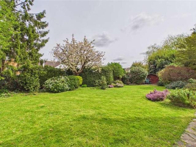 4 bed house for sale
