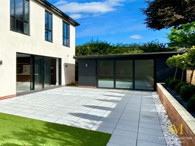 4 bed house for sale