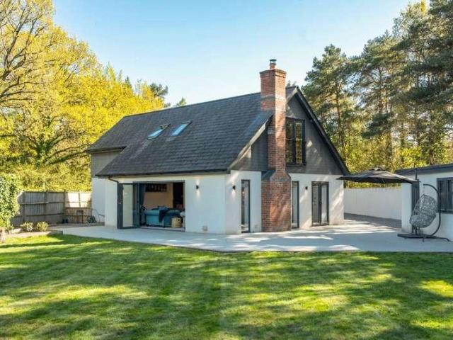 4 bed house for sale