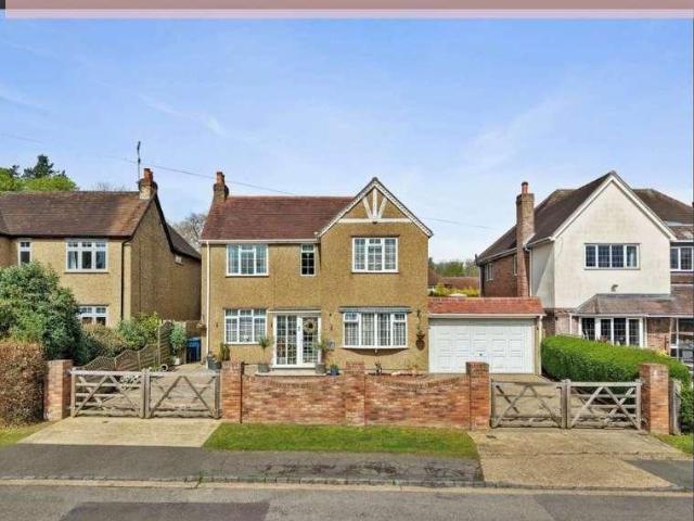4 bed house for sale