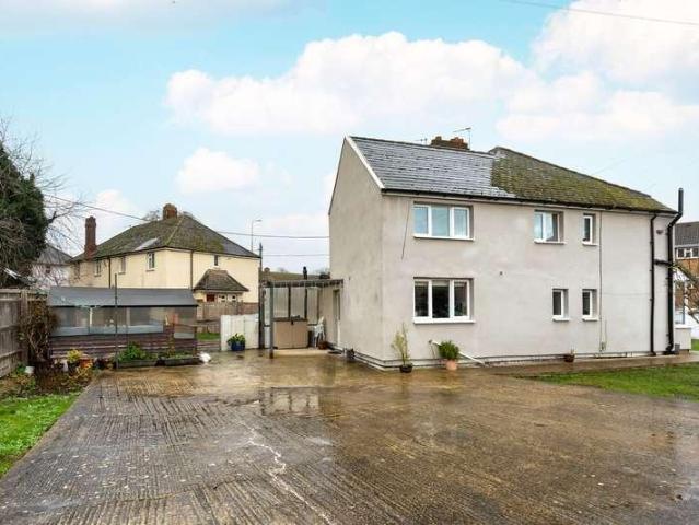 4 bed house for sale