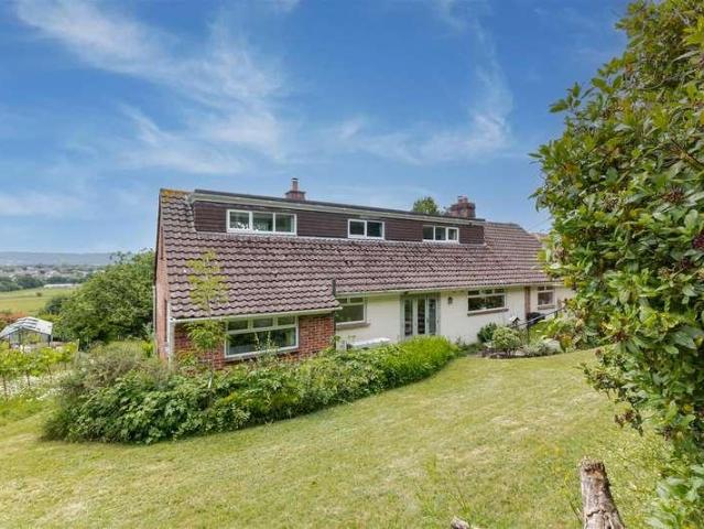 4 bed house for sale