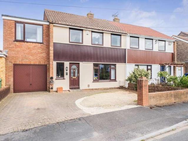 4 bed house for sale