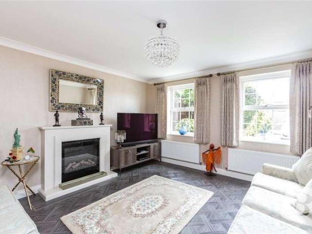 4 bed house for sale
