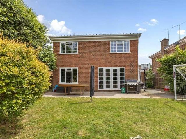 4 bed house for sale