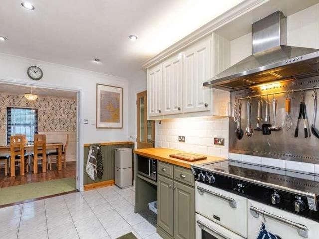 4 bed house for sale