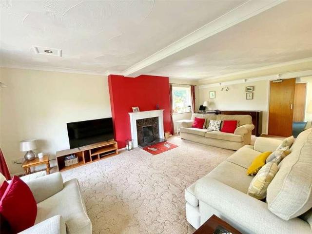 4 bed house for sale