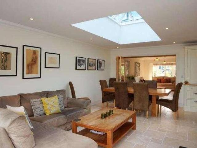 4 bed house for sale