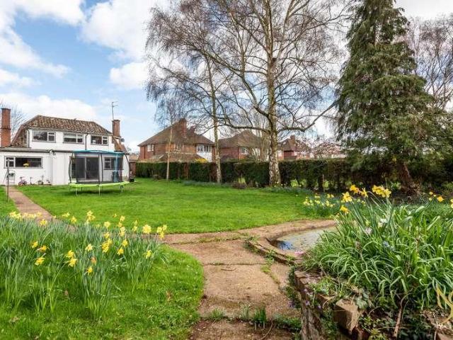 4 bed house for sale