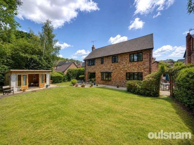 4 bed house for sale