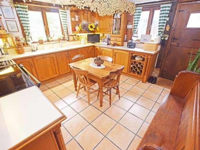 4 bed house for sale