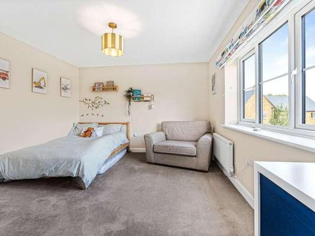 4 bed house for sale