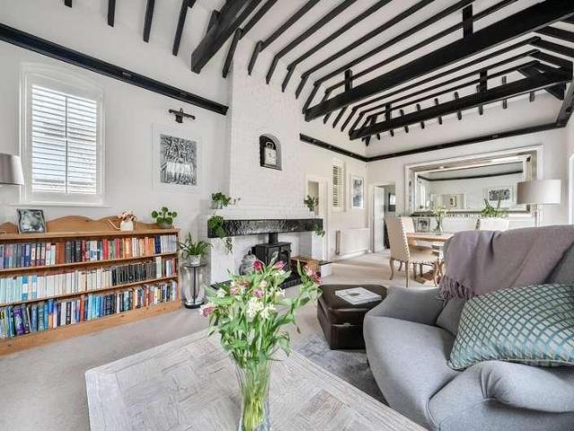 4 bed house for sale