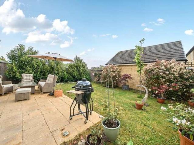 4 bed house for sale