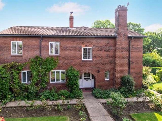 4 bed house for sale
