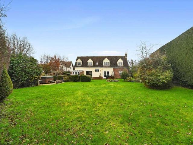 4 bed house for sale