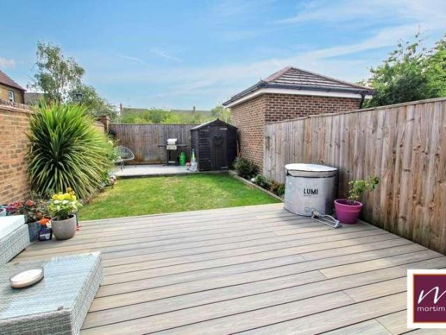 4 bed house for sale