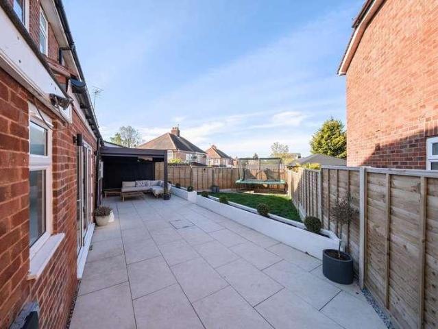 4 bed house for sale