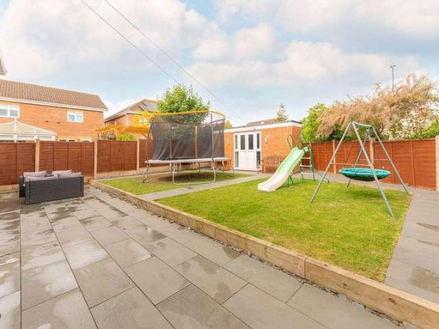 4 bed house for sale