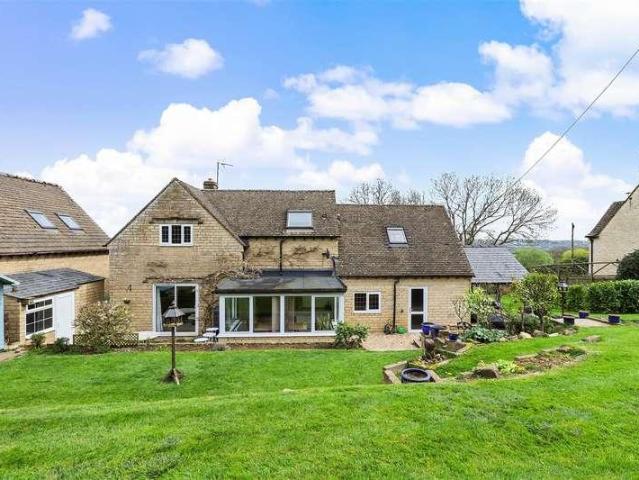4 bed house for sale