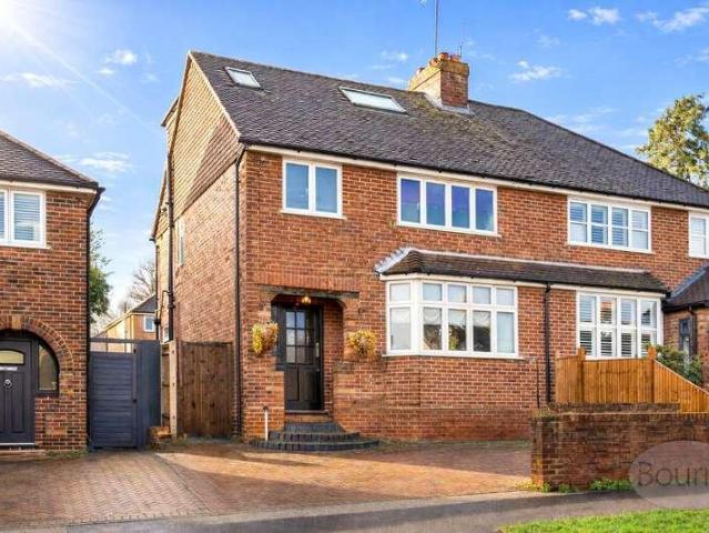 4 bed house for sale