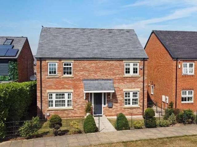 4 bed house for sale