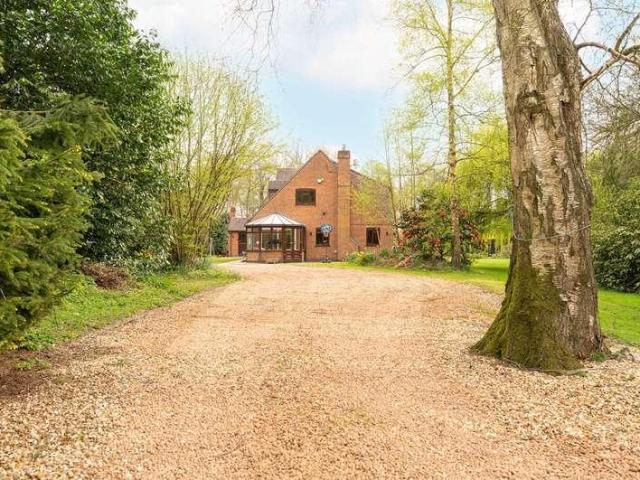 4 bed house for sale