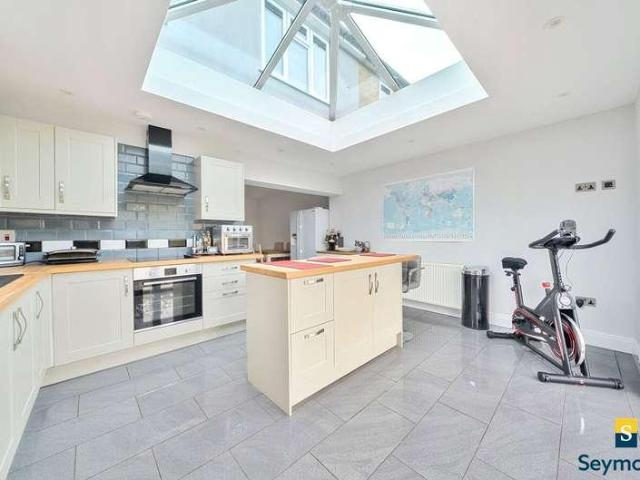 4 bed house for sale