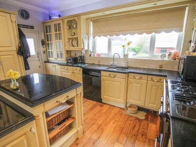 4 bed house for sale