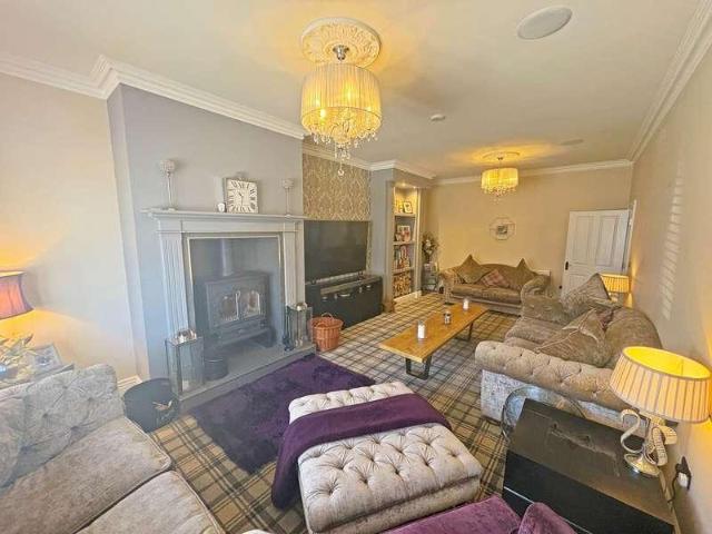 4 bed house for sale