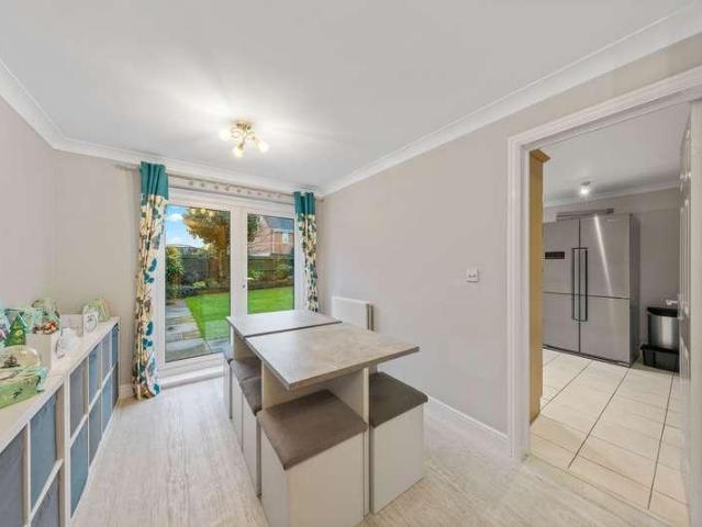 4 bed house for sale