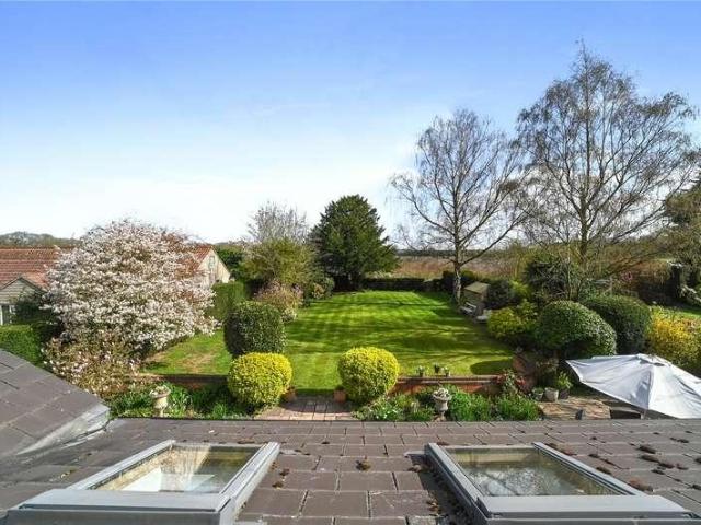 4 bed house for sale