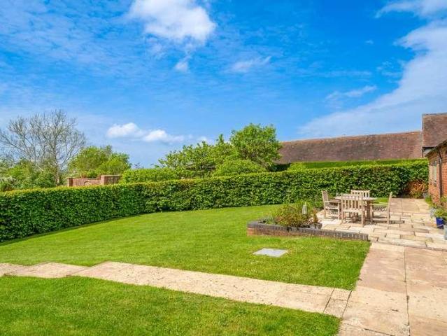 4 bed house for sale
