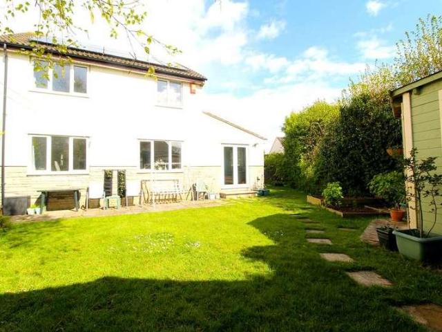 4 bed house for sale