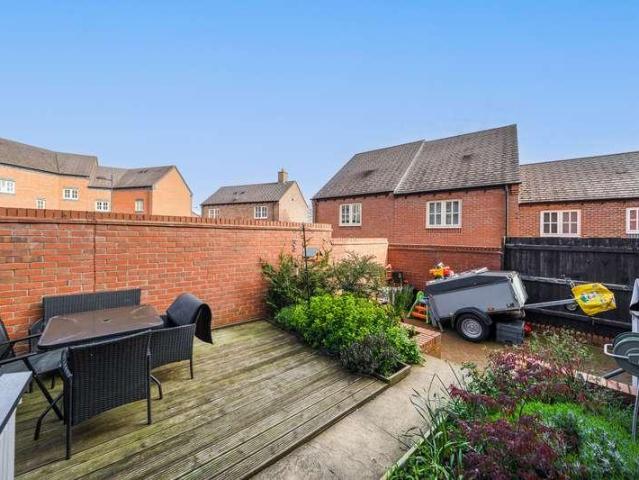 4 bed house for sale