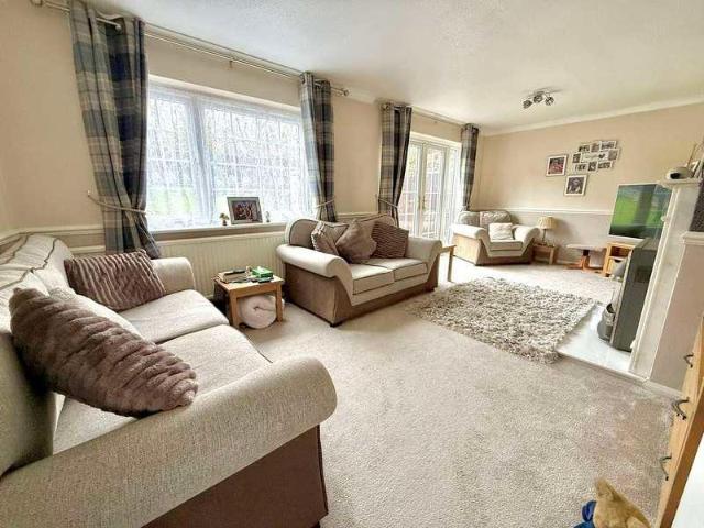 4 bed house for sale