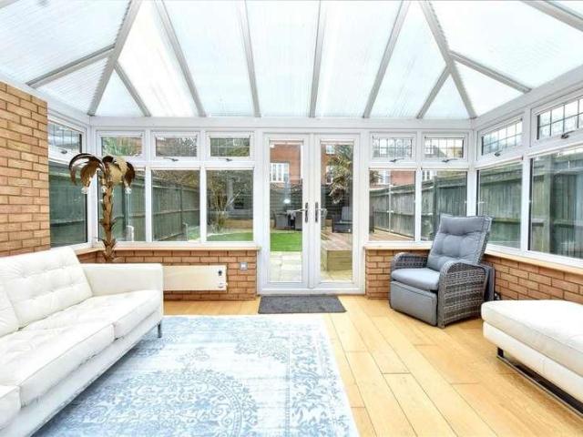 4 bed house for sale