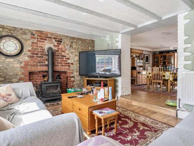 4 bed house for sale