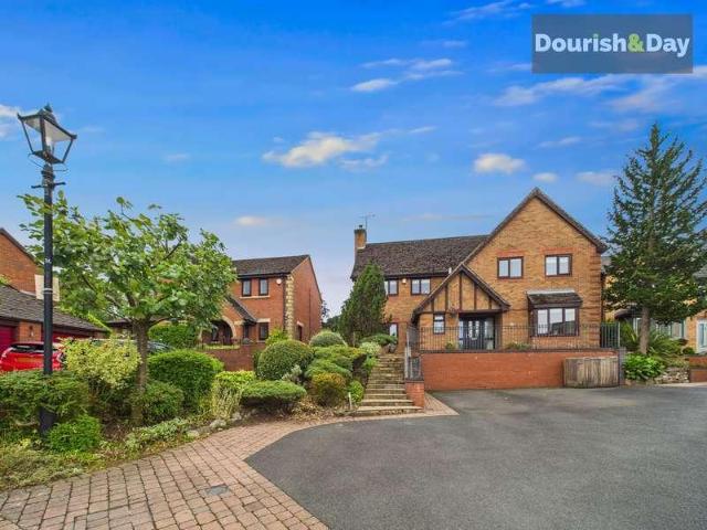 4 bed house for sale